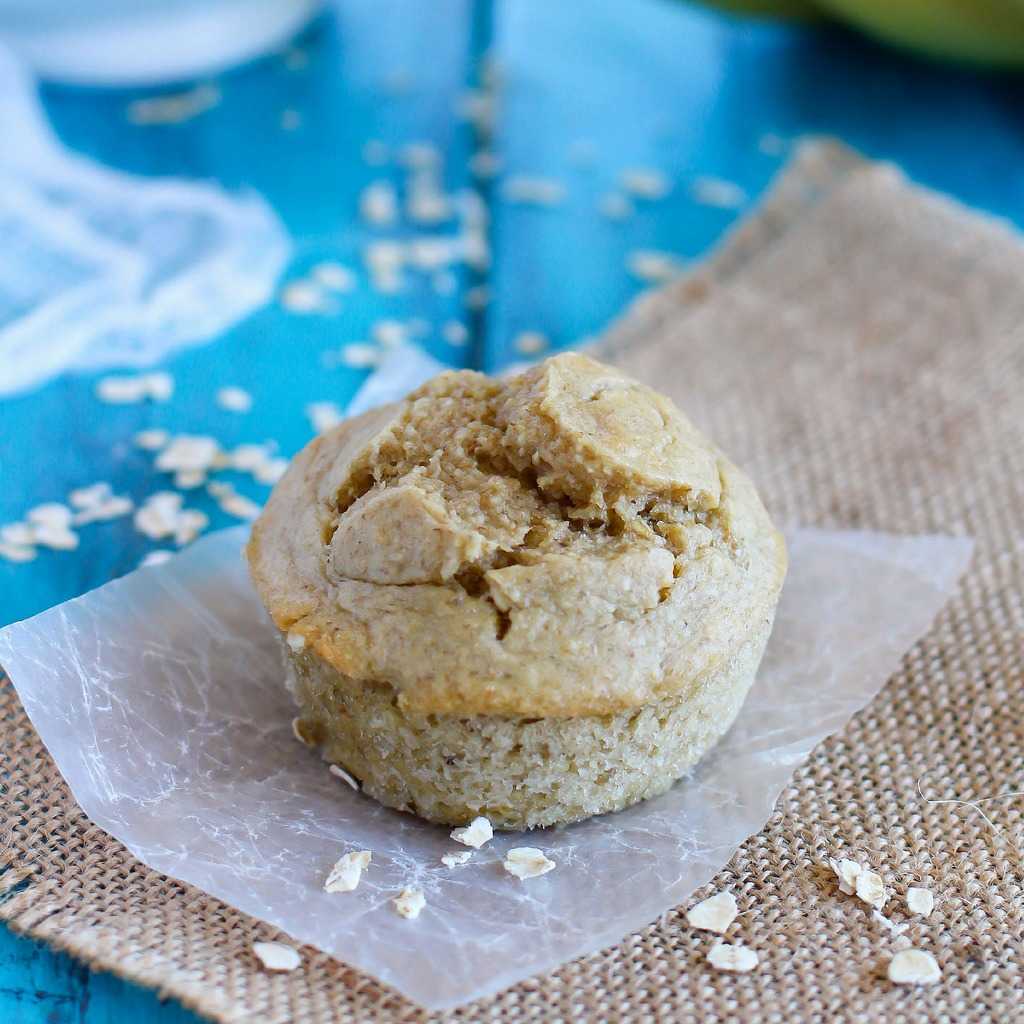 Healthy Banana-Oat Blender Flourless Muffins - Yummy Healthy Easy